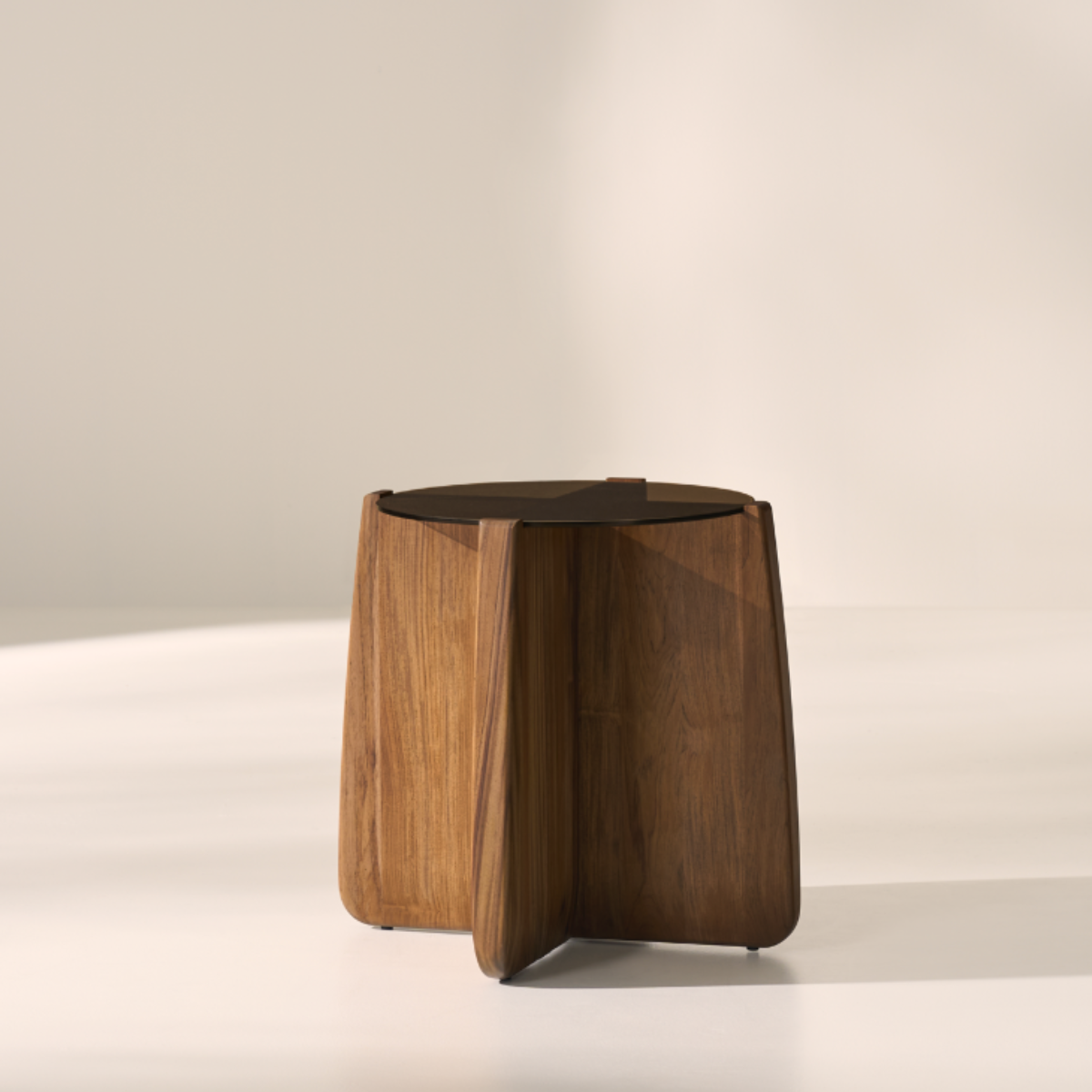 Nova Round End Table | Rowe – Urban Natural Home